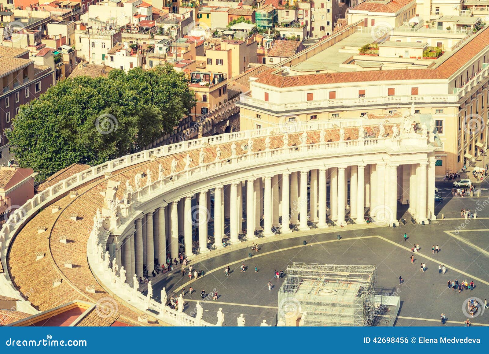 Belle Vecchie Finestre a Roma (Italia) Fotografia Stock - Immagine di ...