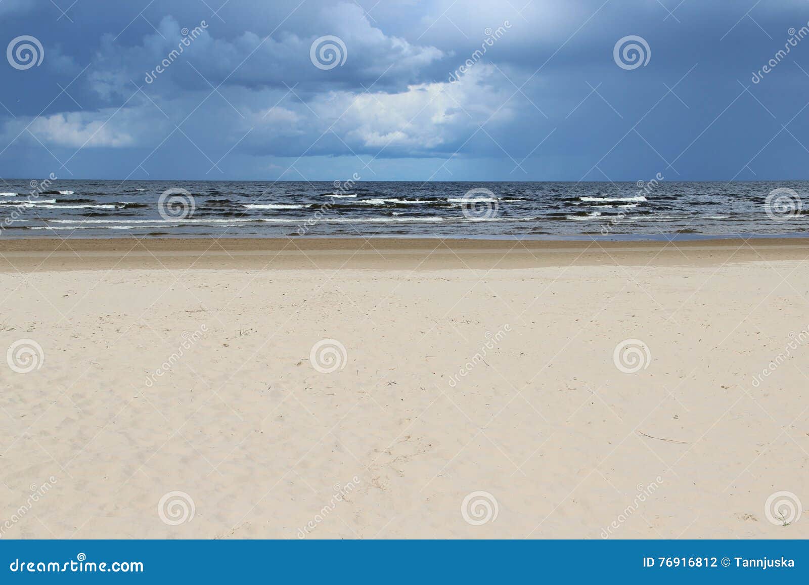 Belles Plages De Mer Baltique Photo stock - Image du lettonie, nordique ...