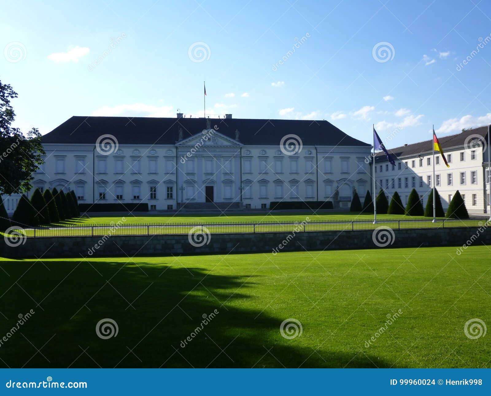 Bellevue Slott I Berlin, Tyskland Arkivfoto - Bild av tysk, träd: 99960024