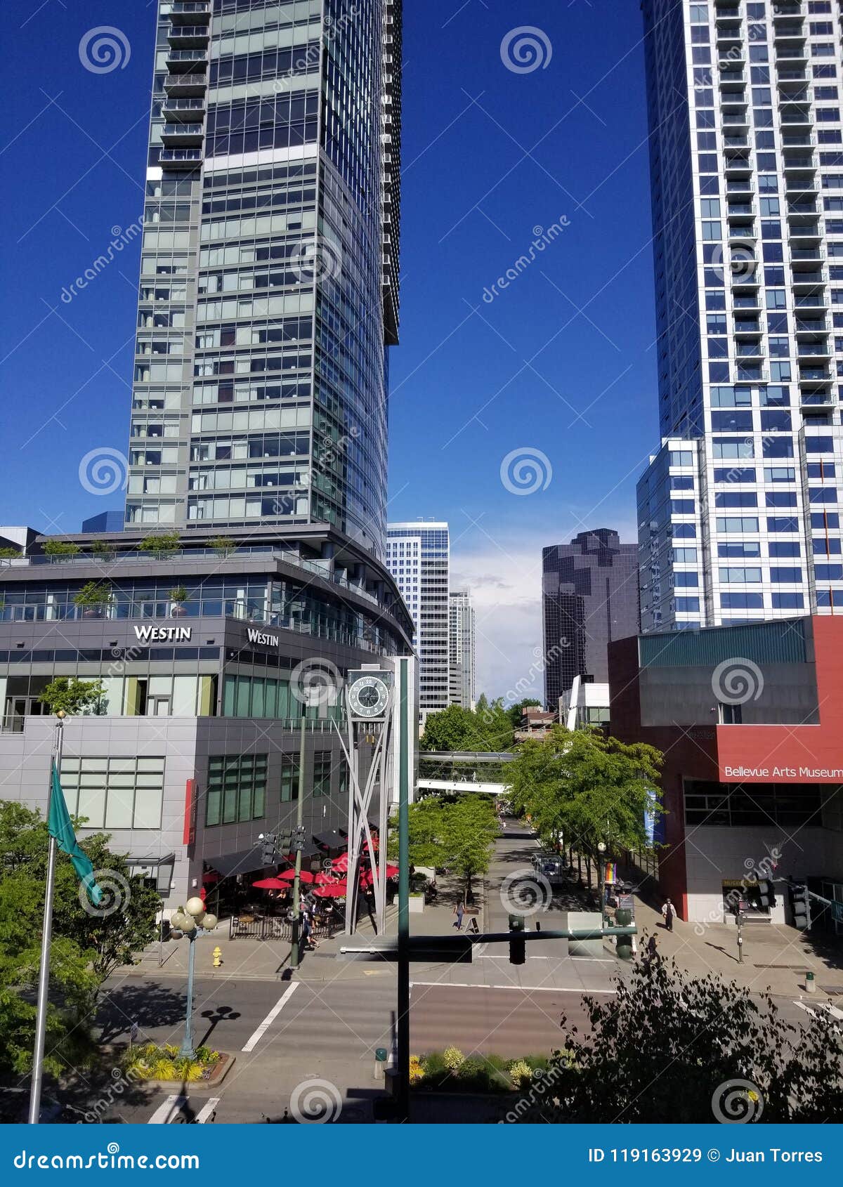 Bellevue Square, Bellevue, WA Editorial Stock Image - Image of ...