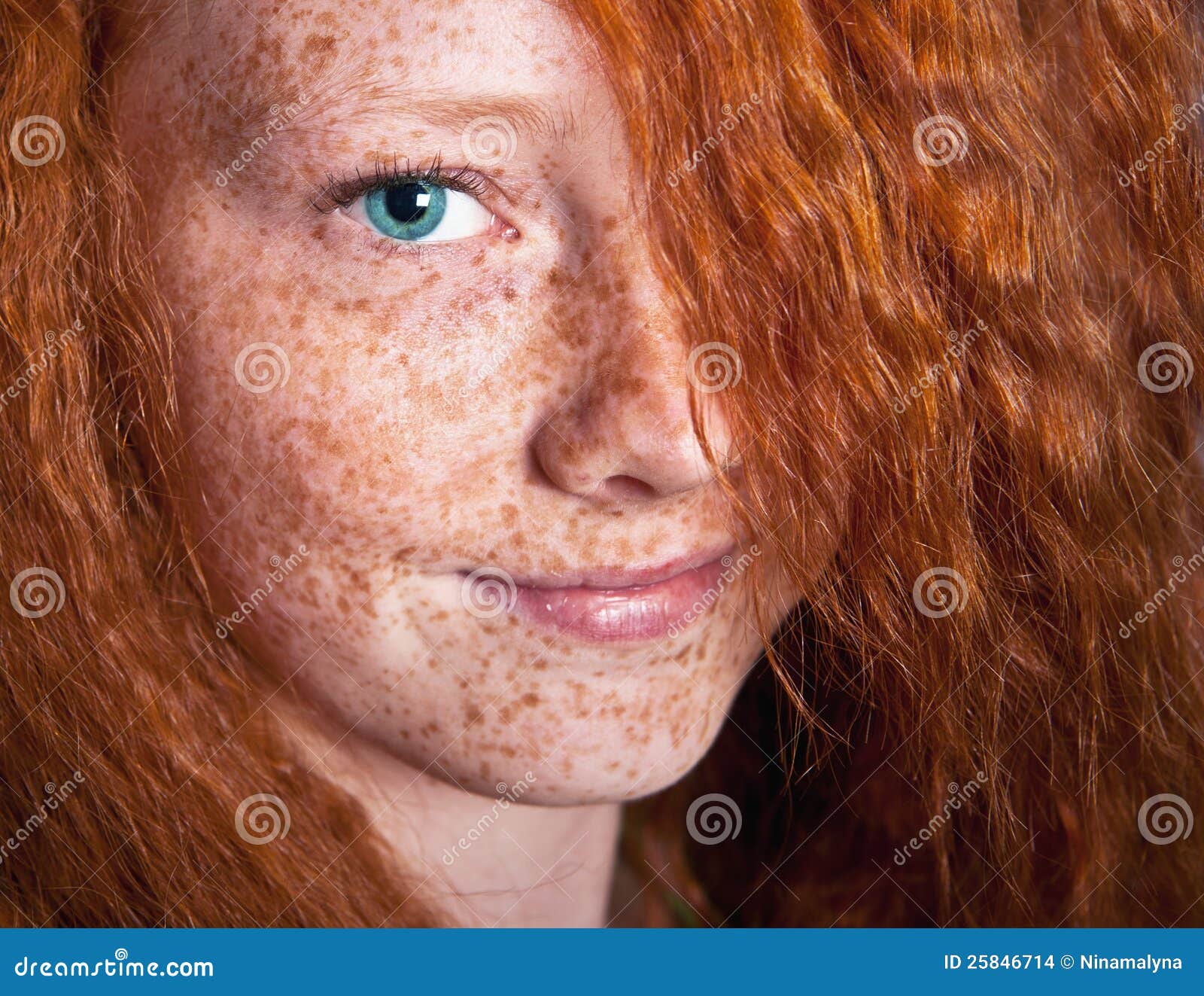 Belleza pecosa foto de archivo. Imagen de piel, belleza - 25846714