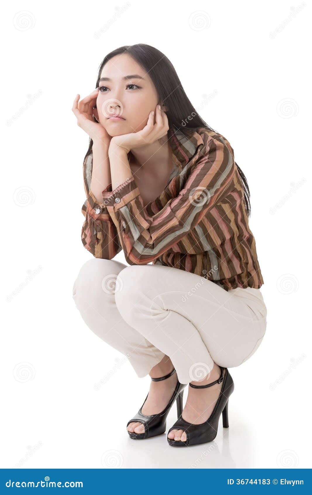 Bellezza Asiatica Tozza Ed Alesaggio Di Tatto Immagine Stock - Immagine ...