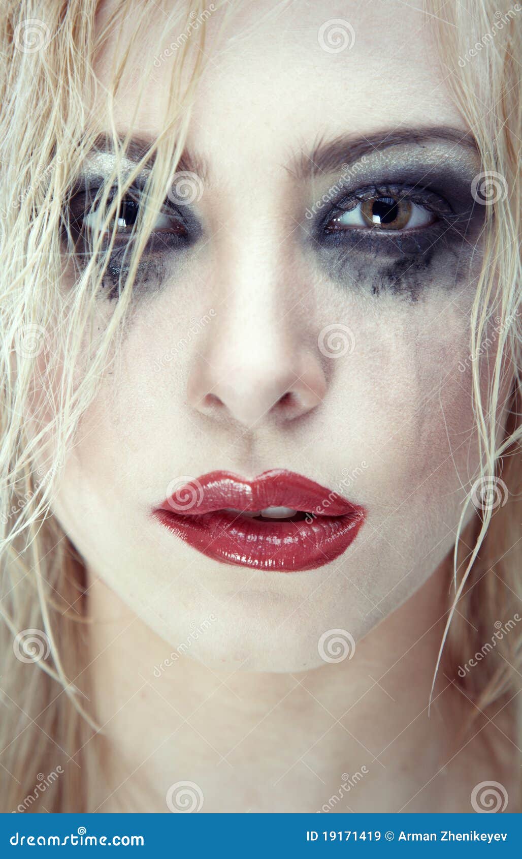 Bellezza bizzarra immagine stock. Immagine di dolore - 19171419