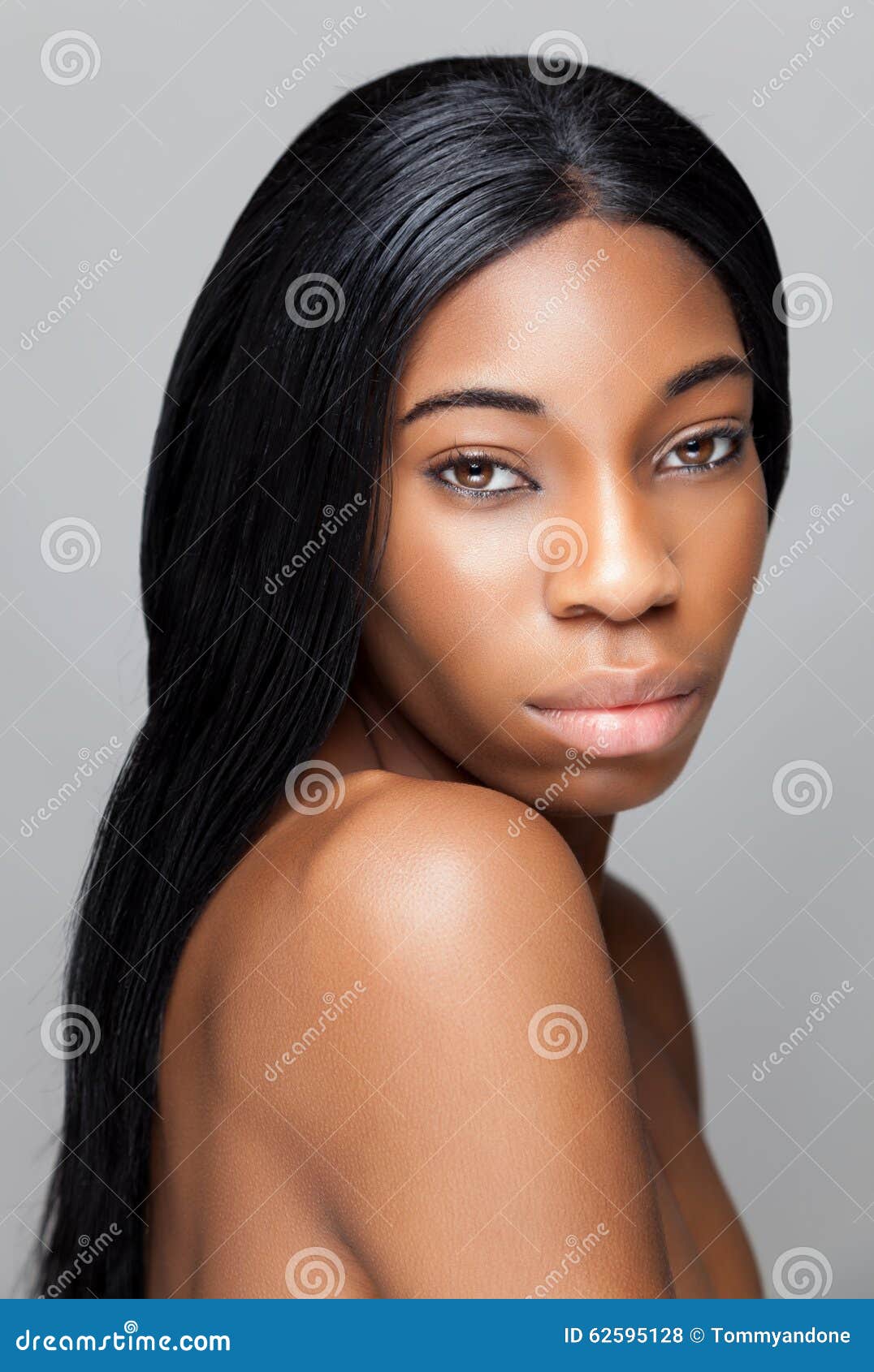 Bellezza Nera Con Pelle Perfetta Fotografia Stock - Immagine di chiusura, etnia: 62595128