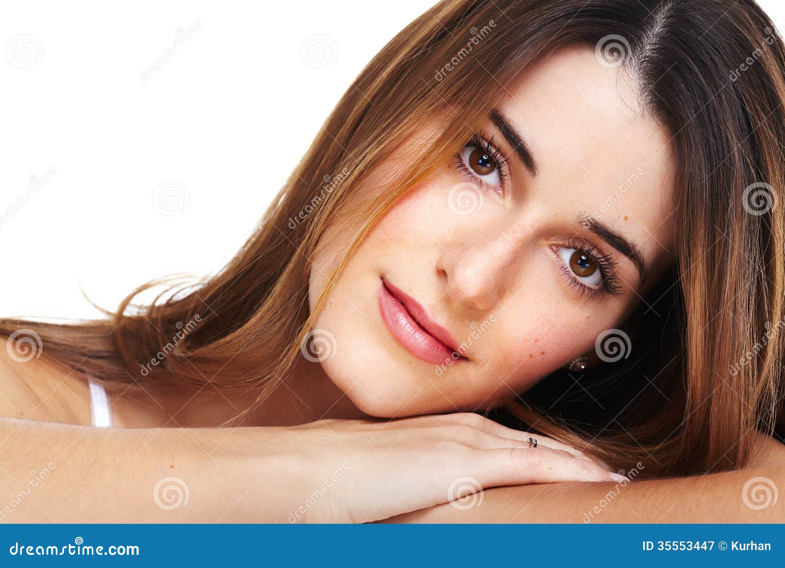 Bello Ritratto Della Ragazza. Immagine Stock - Immagine di caucasico ...