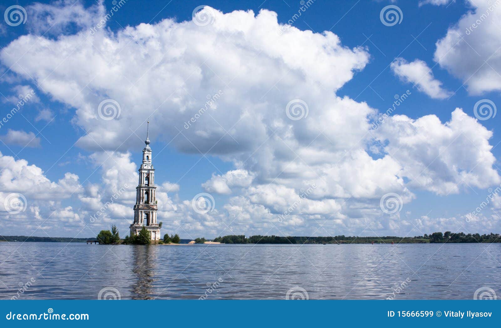 Belltower Sur Le Fleuve Volga, Kalyazin, Russie Image stock - Image du ...