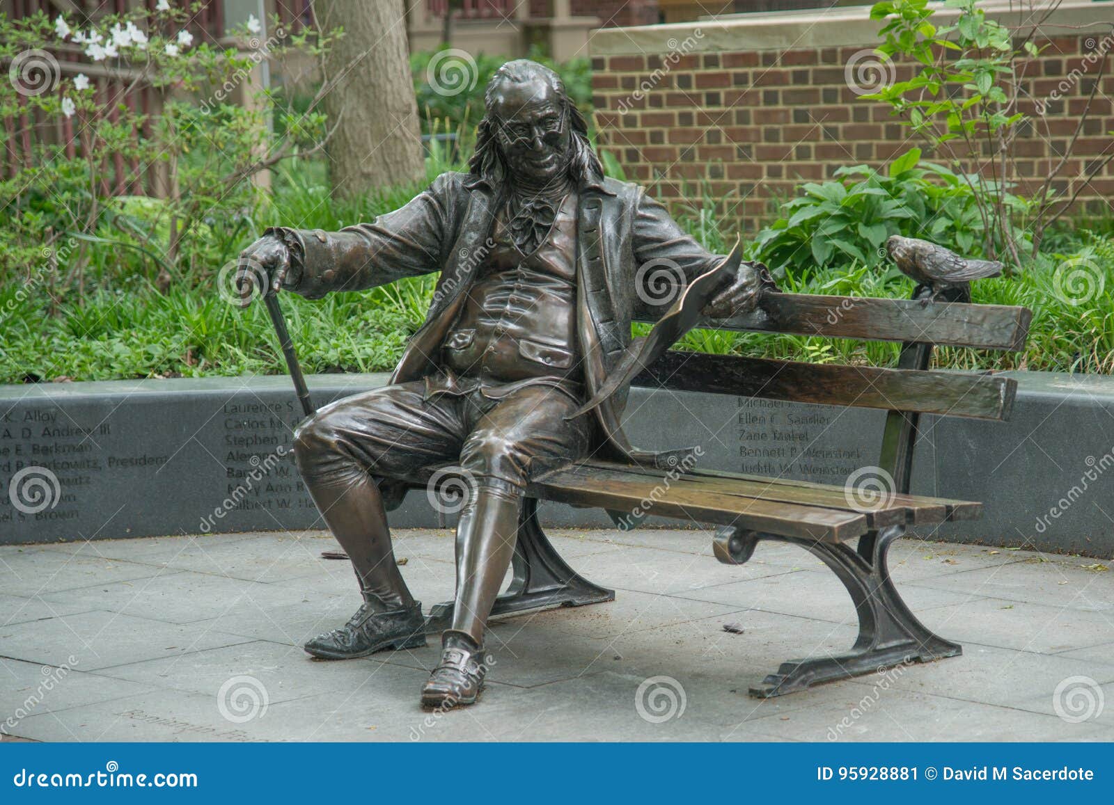 Ben on the Bench editorial photo. Image of statue, university - 95928881