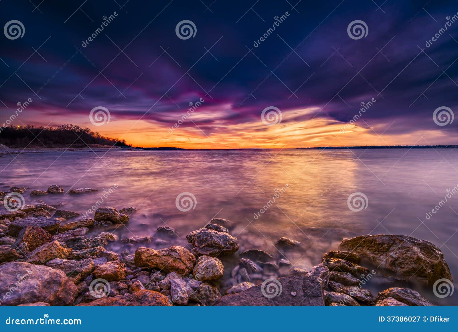 Benbrook Lake Sunset stock image. Image of park, water - 37386027
