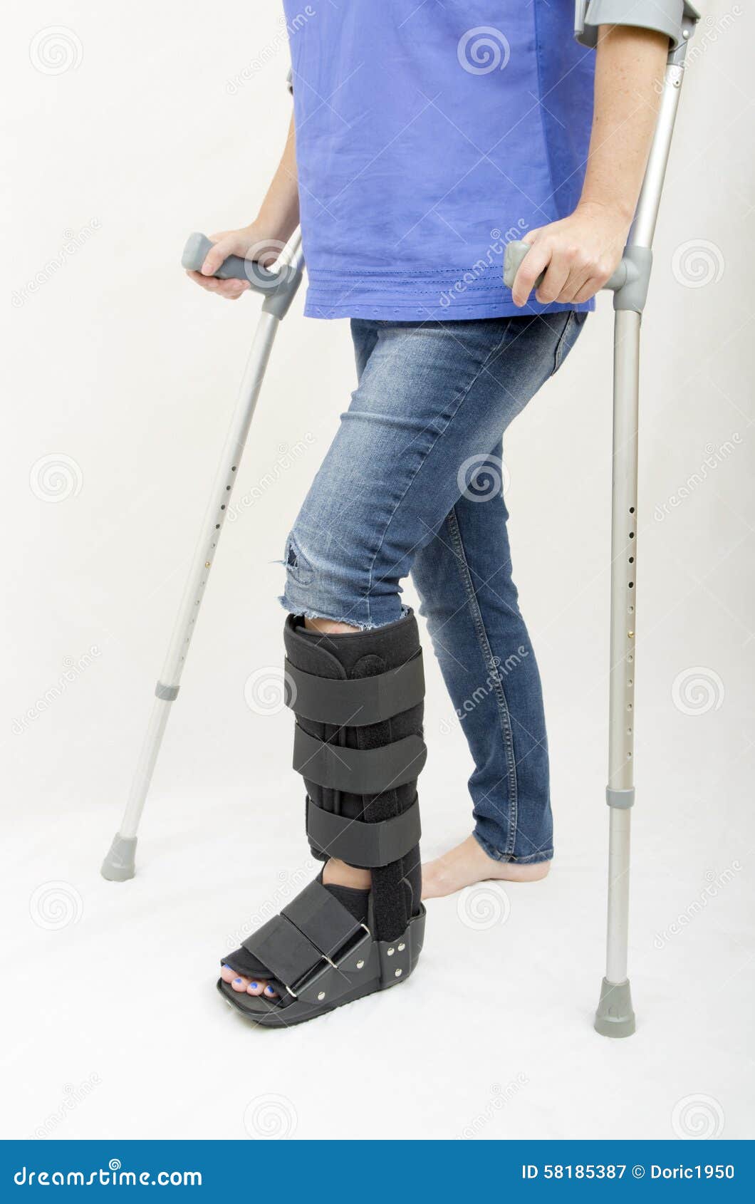 Benbrott Och Kryckor Och Service Fotografering för Bildbyråer - Bild av ...