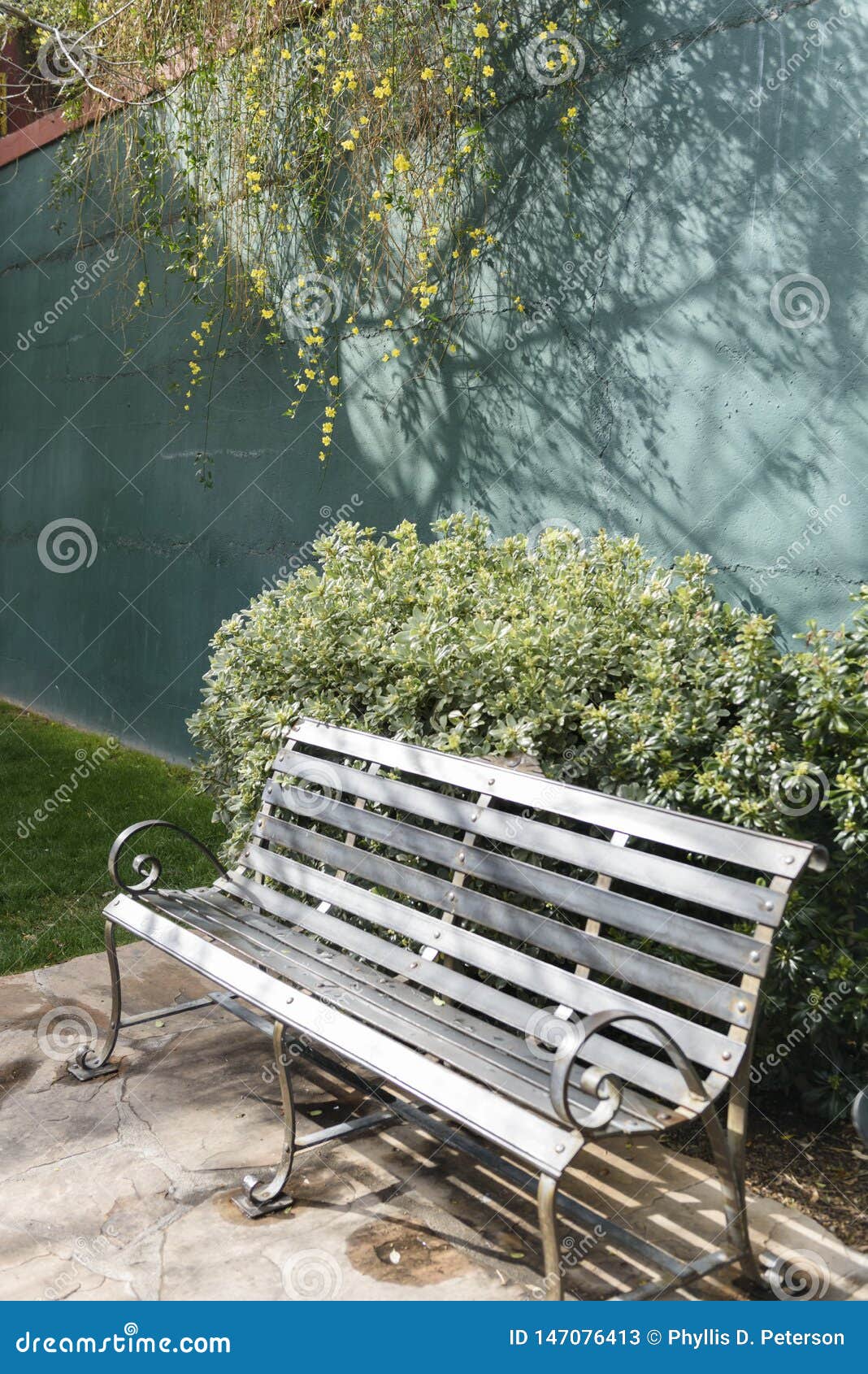 Old-fashioned Park Bench in a Garden Setting. Editorial Stock Photo ...