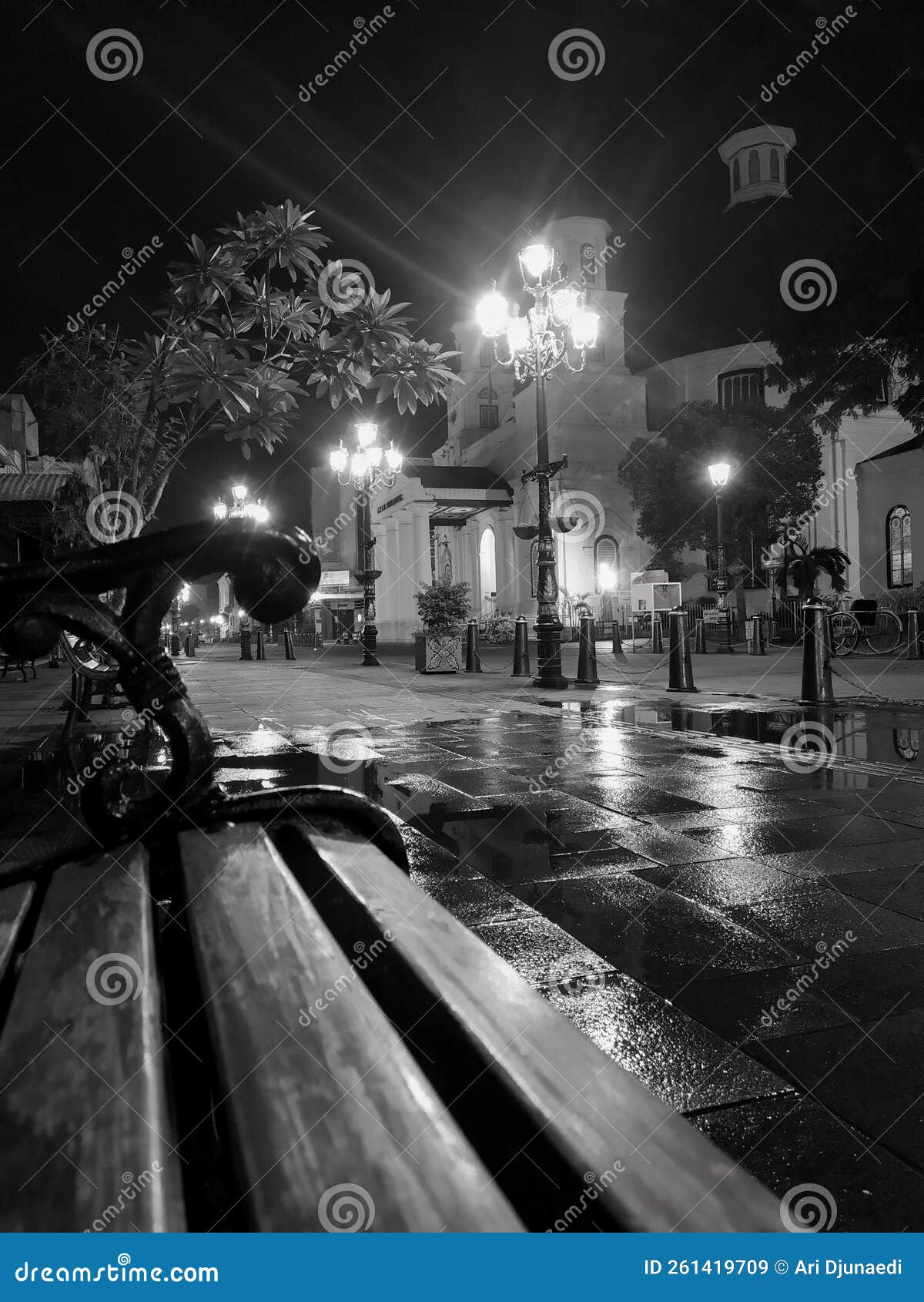 Bench in kota lama editorial stock image. Image of reflection - 261419709