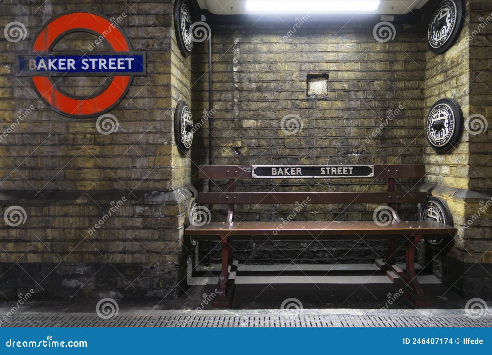 Bench on the Platform at Baker Street Underground Train Station in ...