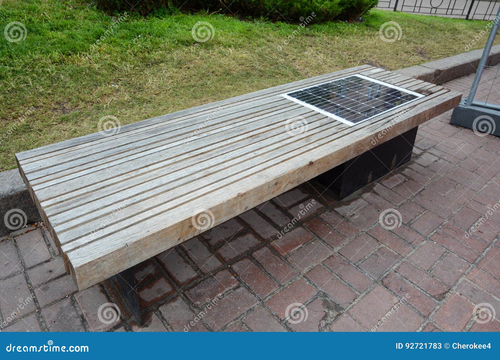 Bench with Solar Battery. Solar Charging Bench, Solar Powered Connect ...