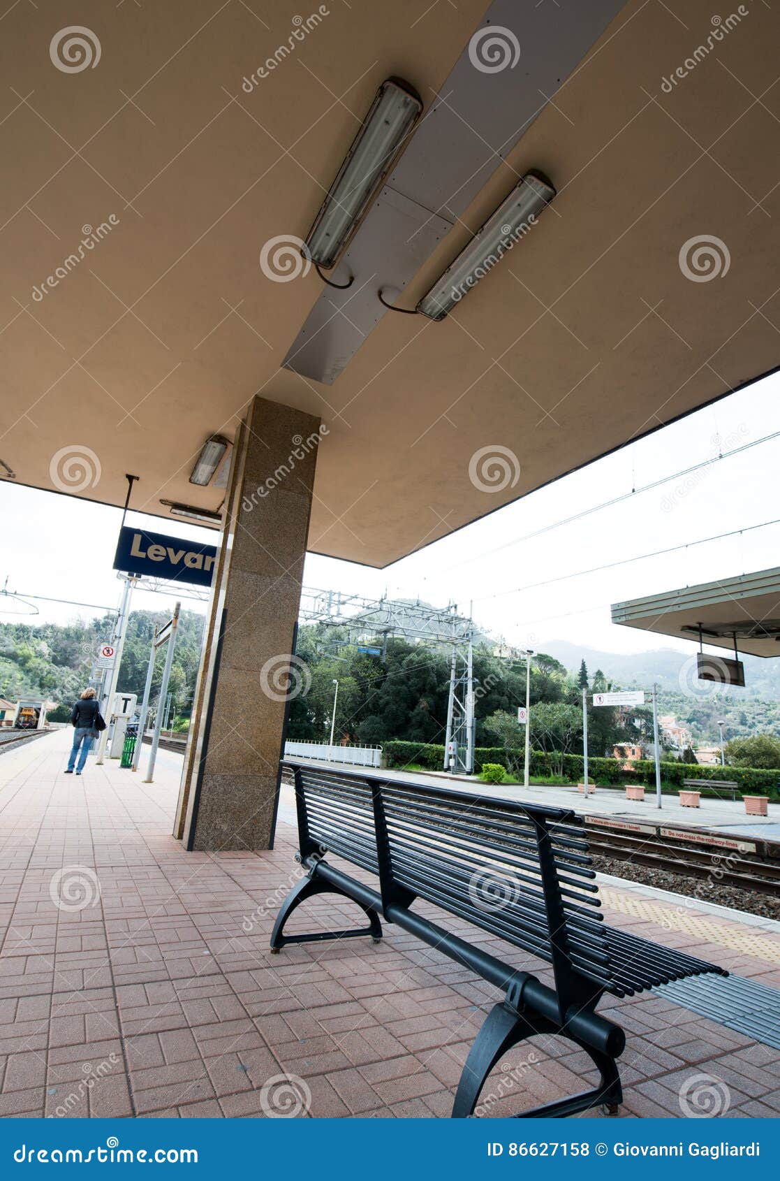 Bench on a Train Station editorial stock photo. Image of public - 86627158