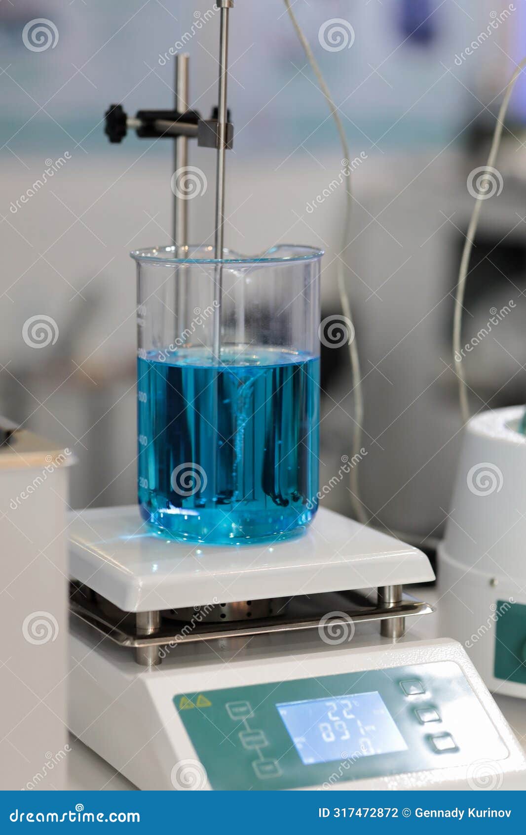 Magnetic Mixer With Moving Stir Bar For Mixing Liquid In Flasks - Lab ...