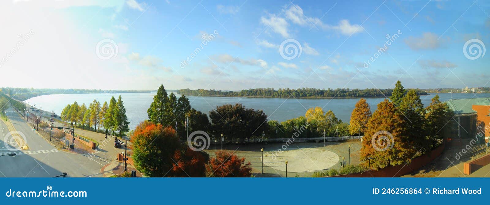 Bend of the Ohio River at Evansville, Indiana Stock Photo - Image of ...