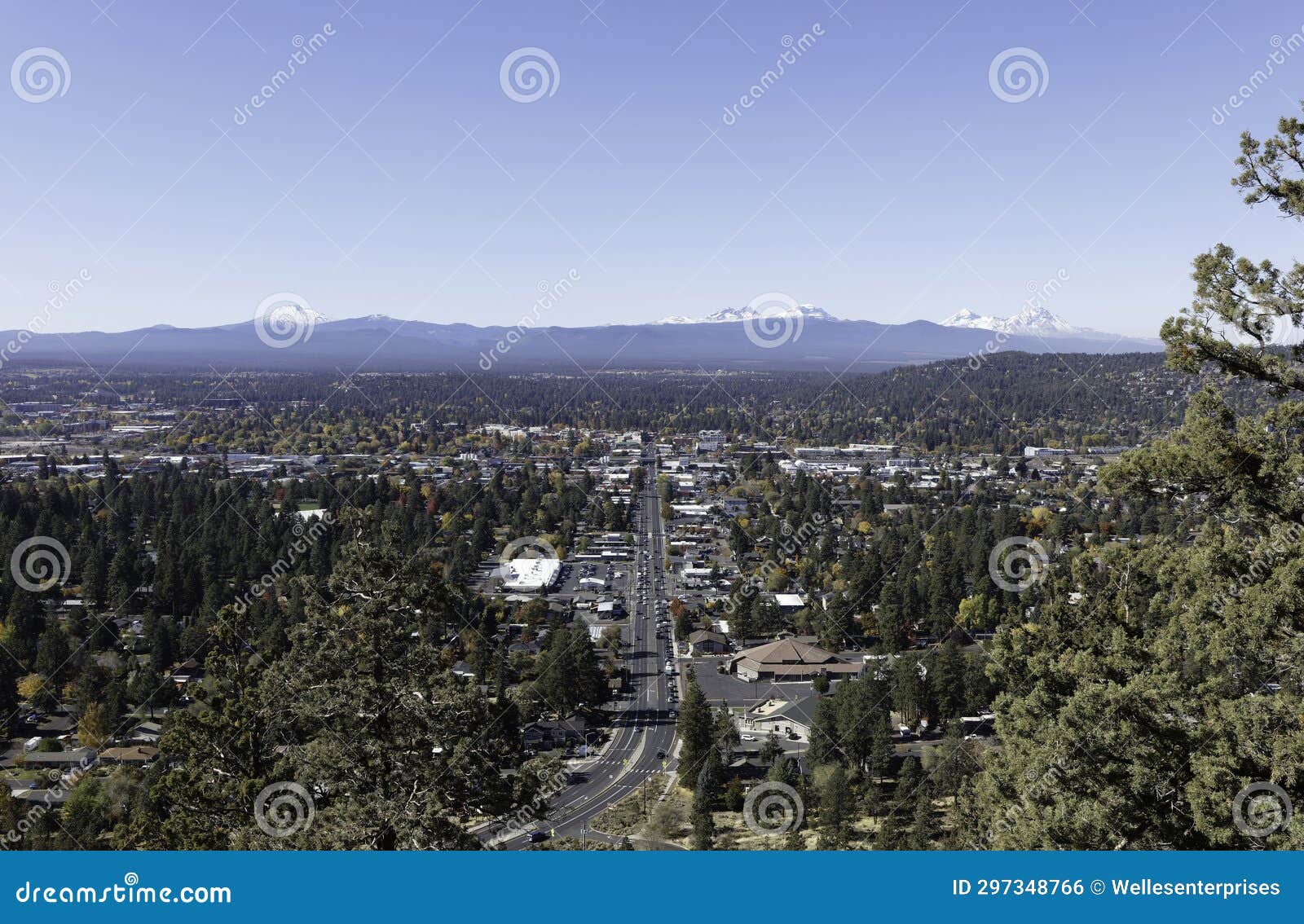 Bend Oregon editorial photo. Image of panoramic, central - 297348766