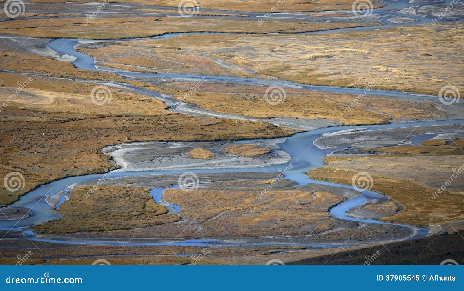 Bend in the river stock image. Image of nature, range - 37905545