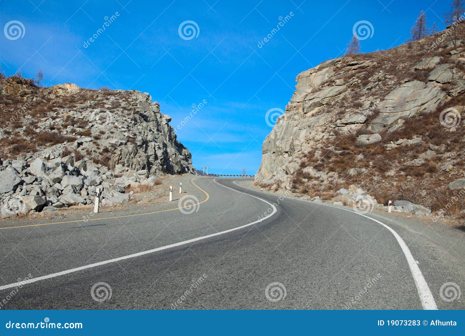 Bend in the road stock image. Image of perspective, nature - 19073283
