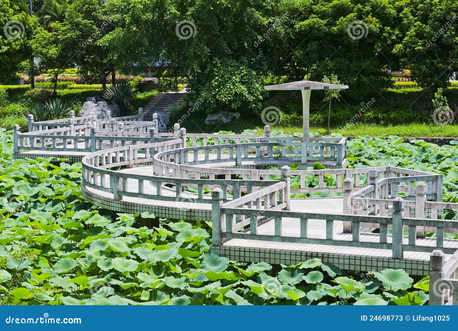 Bending Bridge Stock Photo | CartoonDealer.com #24730086