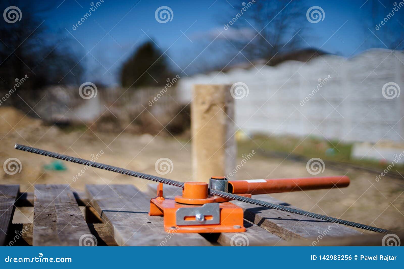 Bending Rebar Using a Manual Bending Machine Stock Photo - Image of ... Bending Rebar Using a Manual Bending Machine Stock Photo - Image of ...