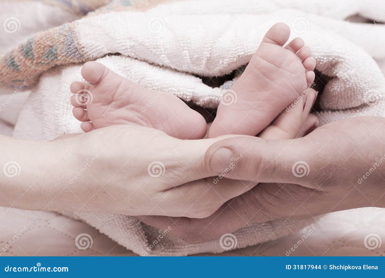 Benen van de baby stock foto. Image of kind, kinderjaren - 31817944