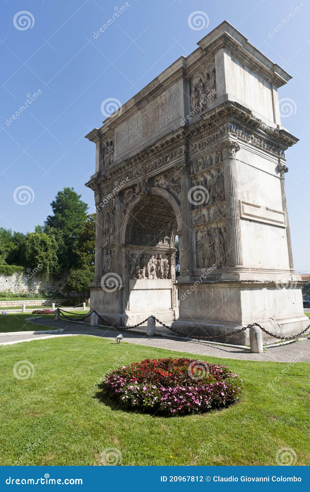 Benevento (Italy): Arco Di Traiano Stock Photo - Image of green, italy ...