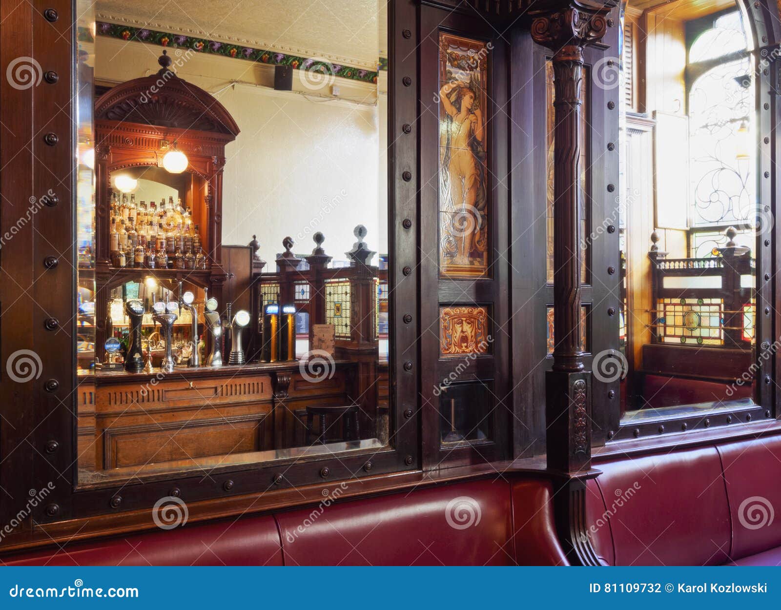 Bennets Bar in Edinburgh editorial photography. Image of lifestyle ...