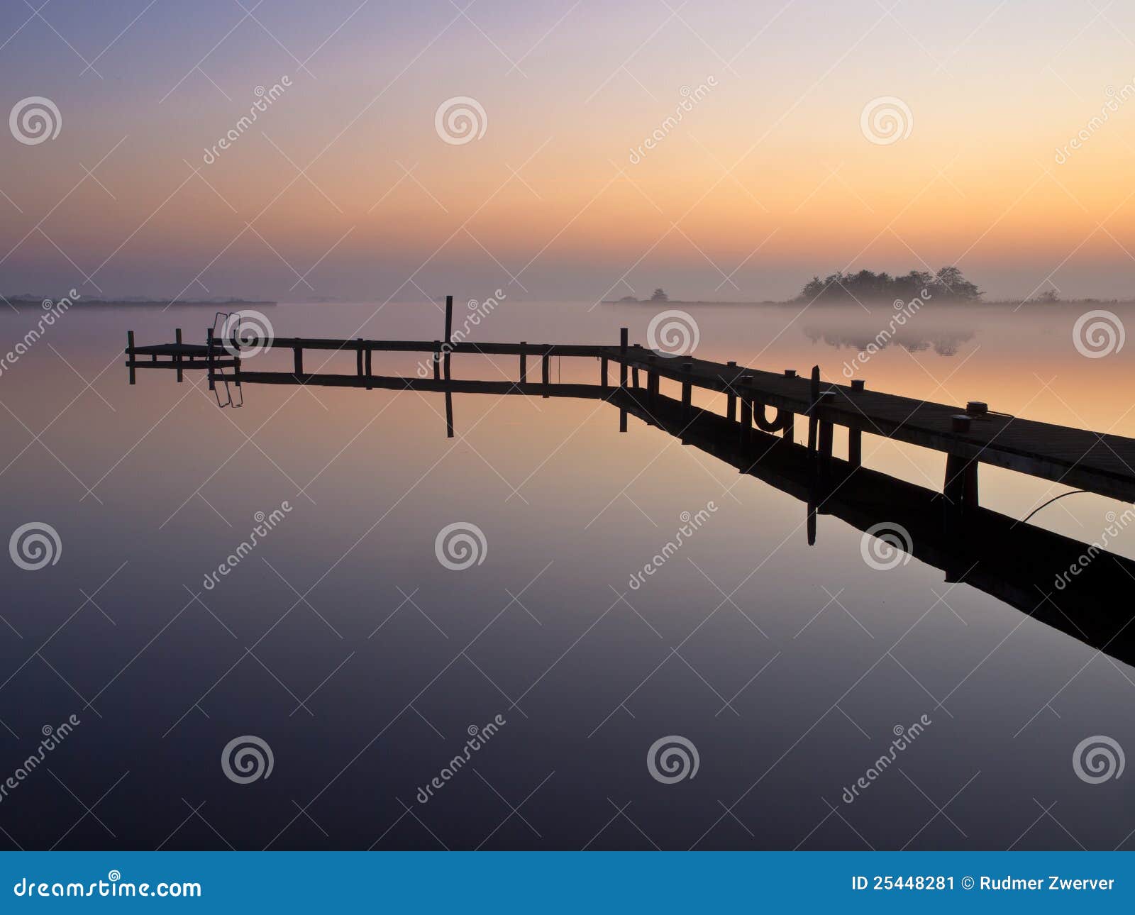 Bent Jetty with Mooring Post Stock Image - Image of light, sunbeam ...