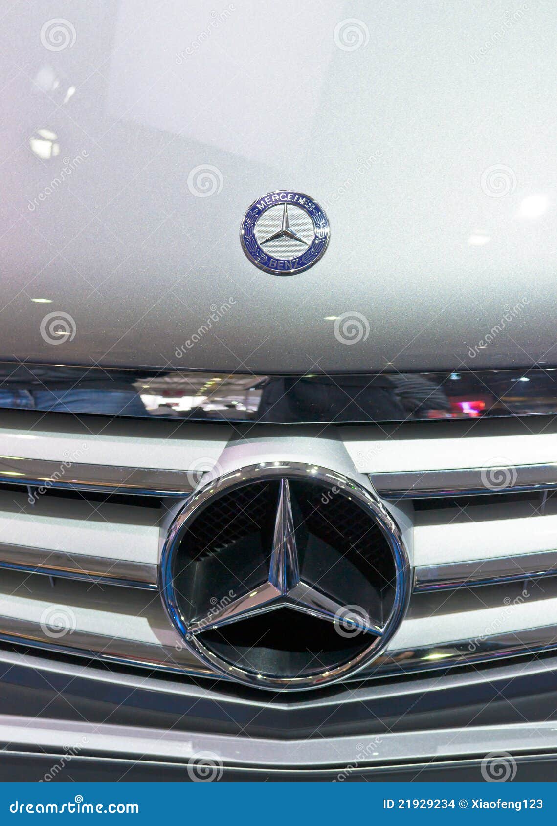 Benz logo editorial stock image. Image of benz, booth - 21929234