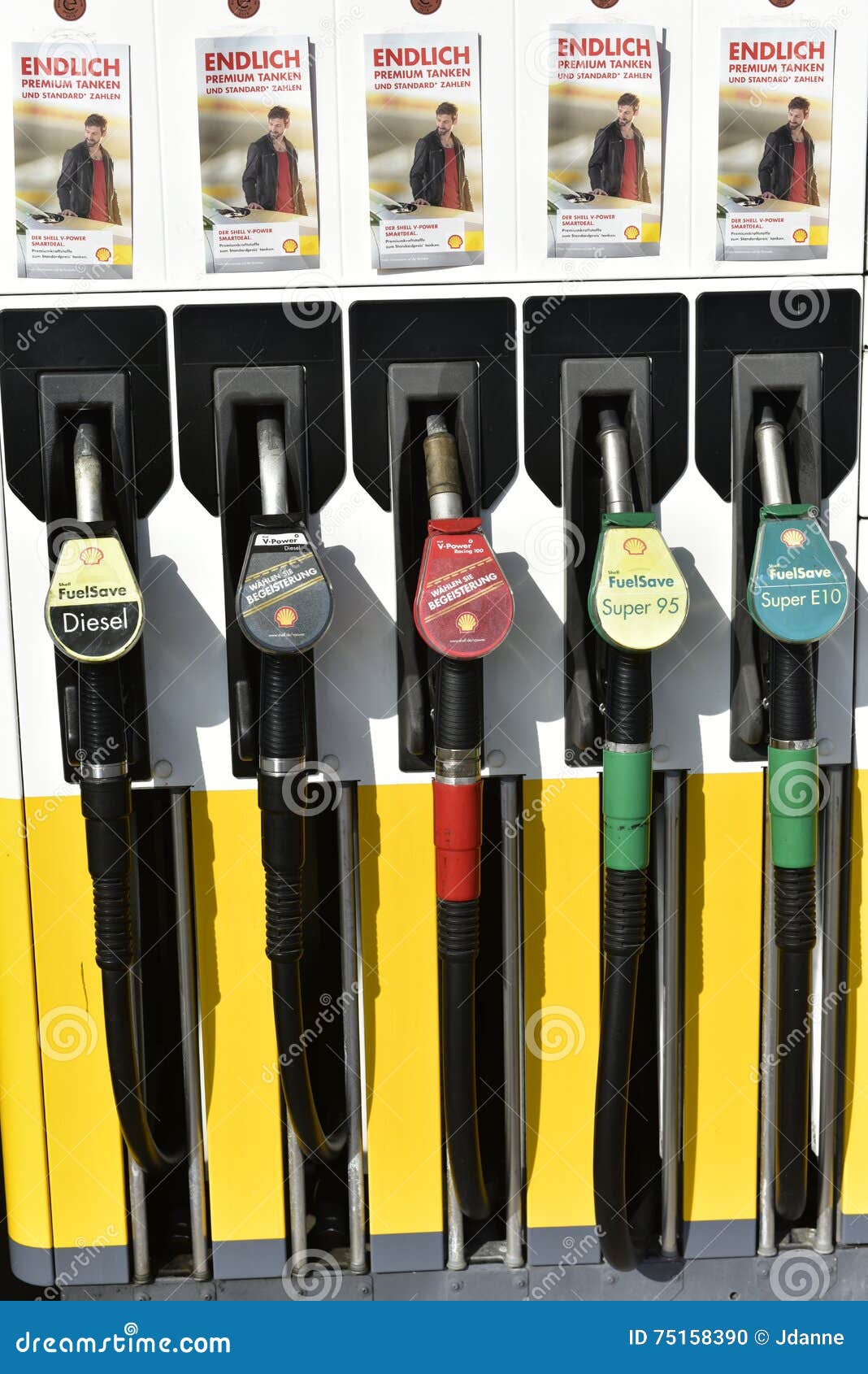 Benzinepomp, Esso-Benzinestation, Duitsland Redactionele Afbeelding ...