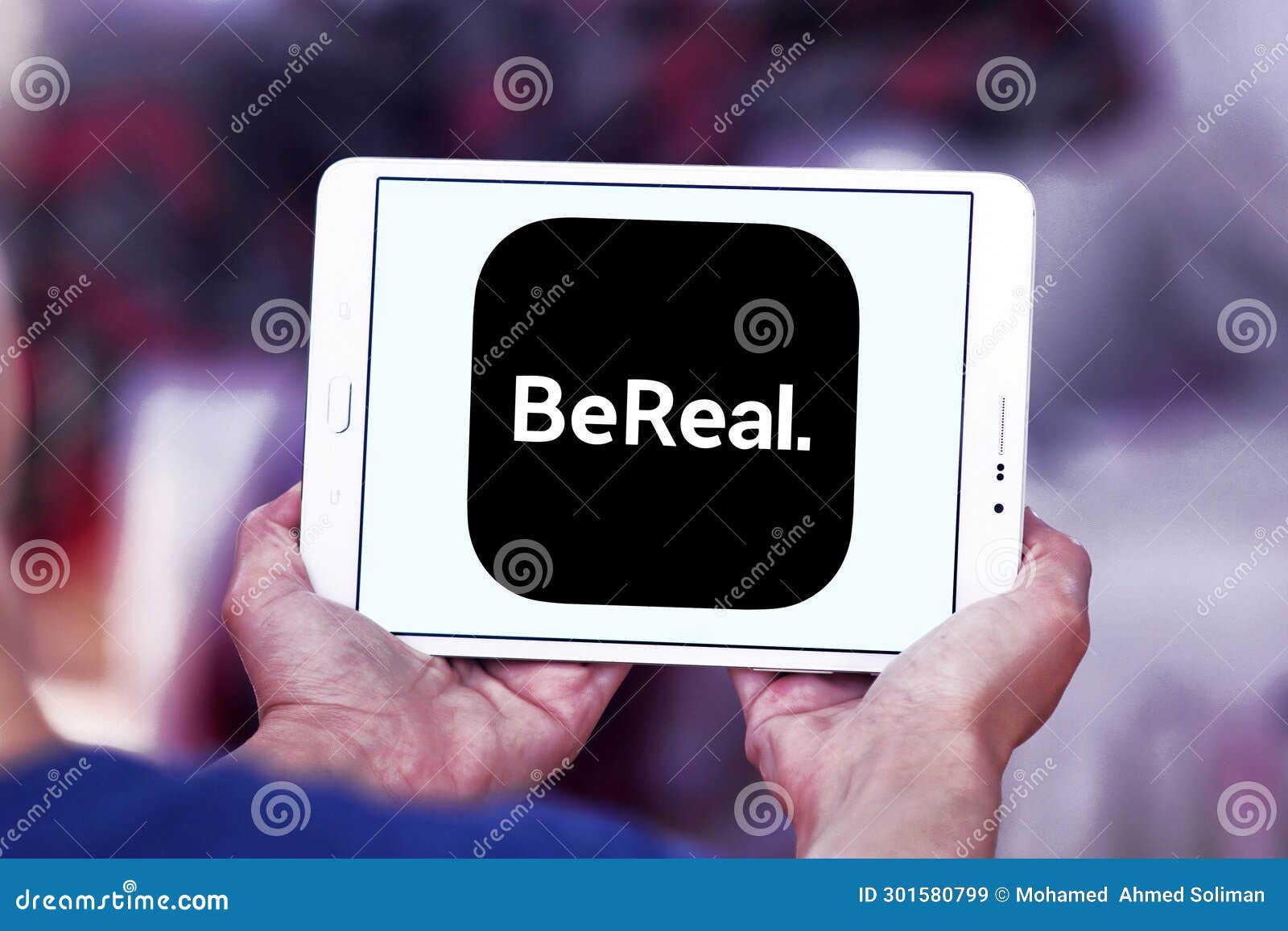 BeReal social media app editorial stock image. Image of macro - 301580799