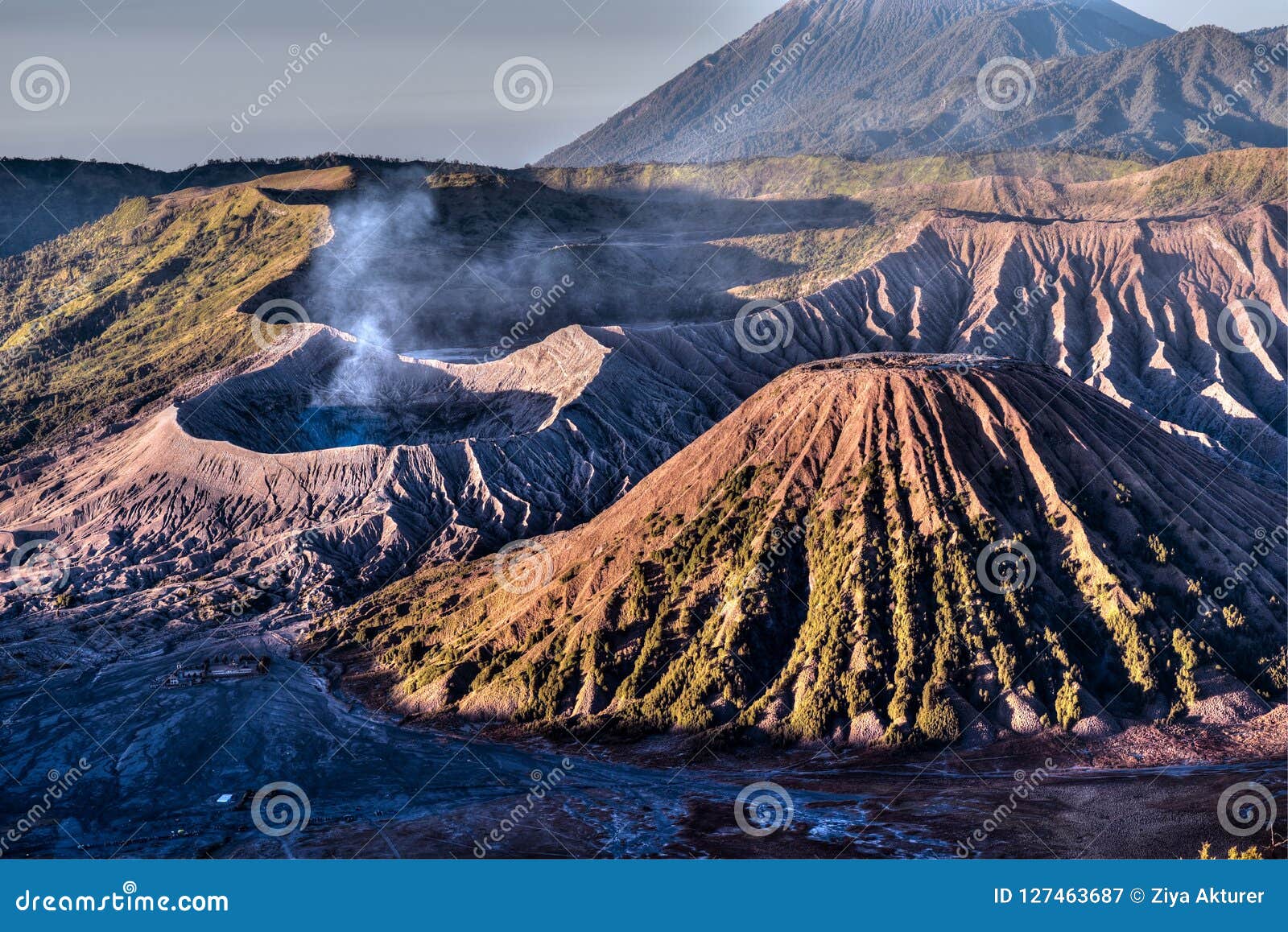 Berg Bromo, Indonesien stockbild. Bild von mündung, abenteuer - 127463687