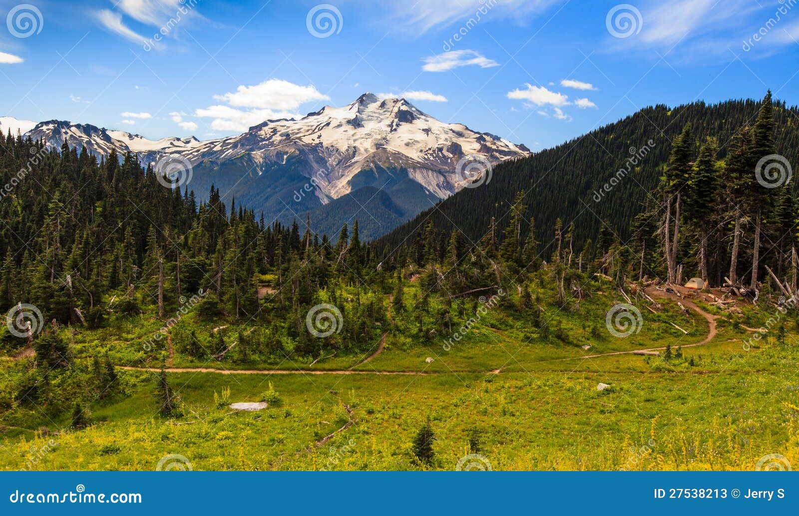 Berg und Tal stockbild. Bild von ruhe, wandern, muster - 27538213