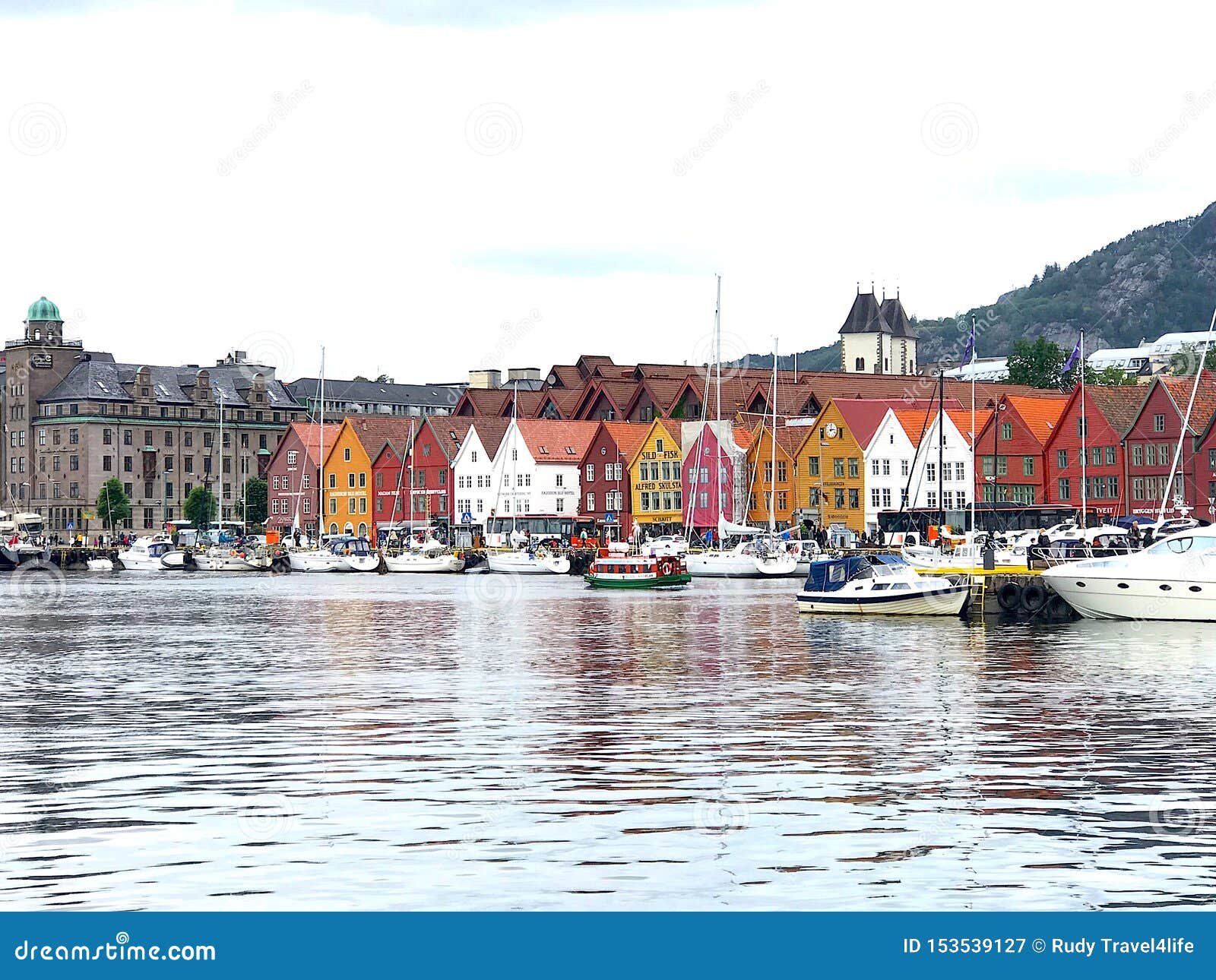 Bergen Harbor Norway editorial photography. Image of color - 153539127
