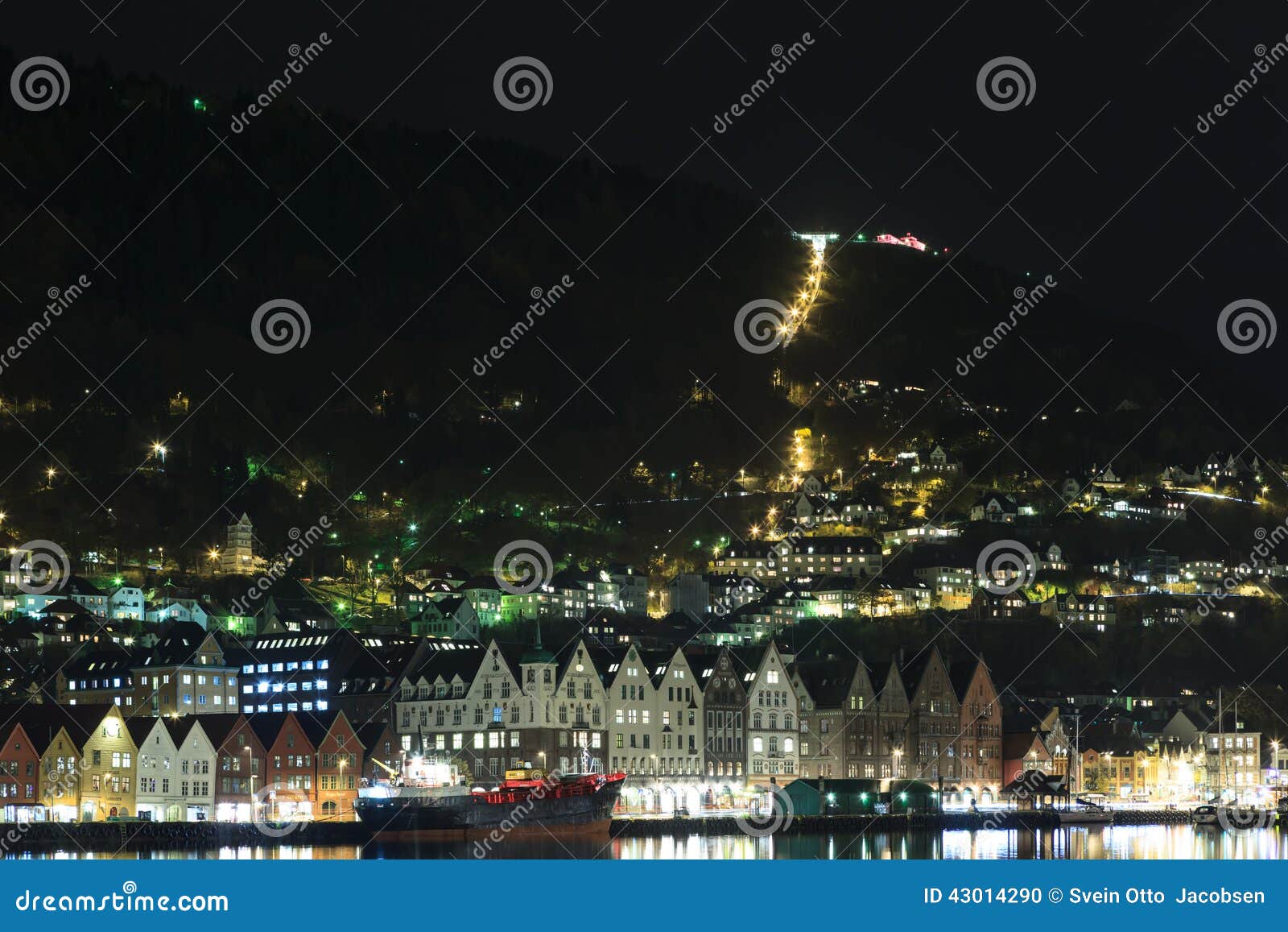 Bergen Harbour at night editorial image. Image of scandinavian - 43014290