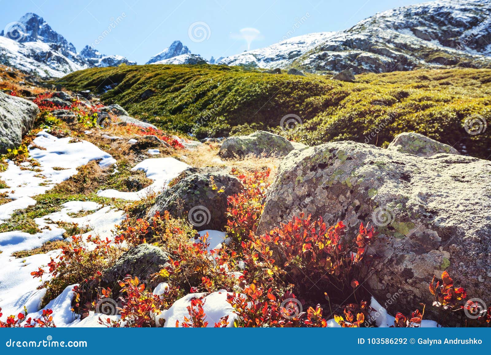 Bergen in Turkije stock foto. Image of najaar, wandeling - 103586292