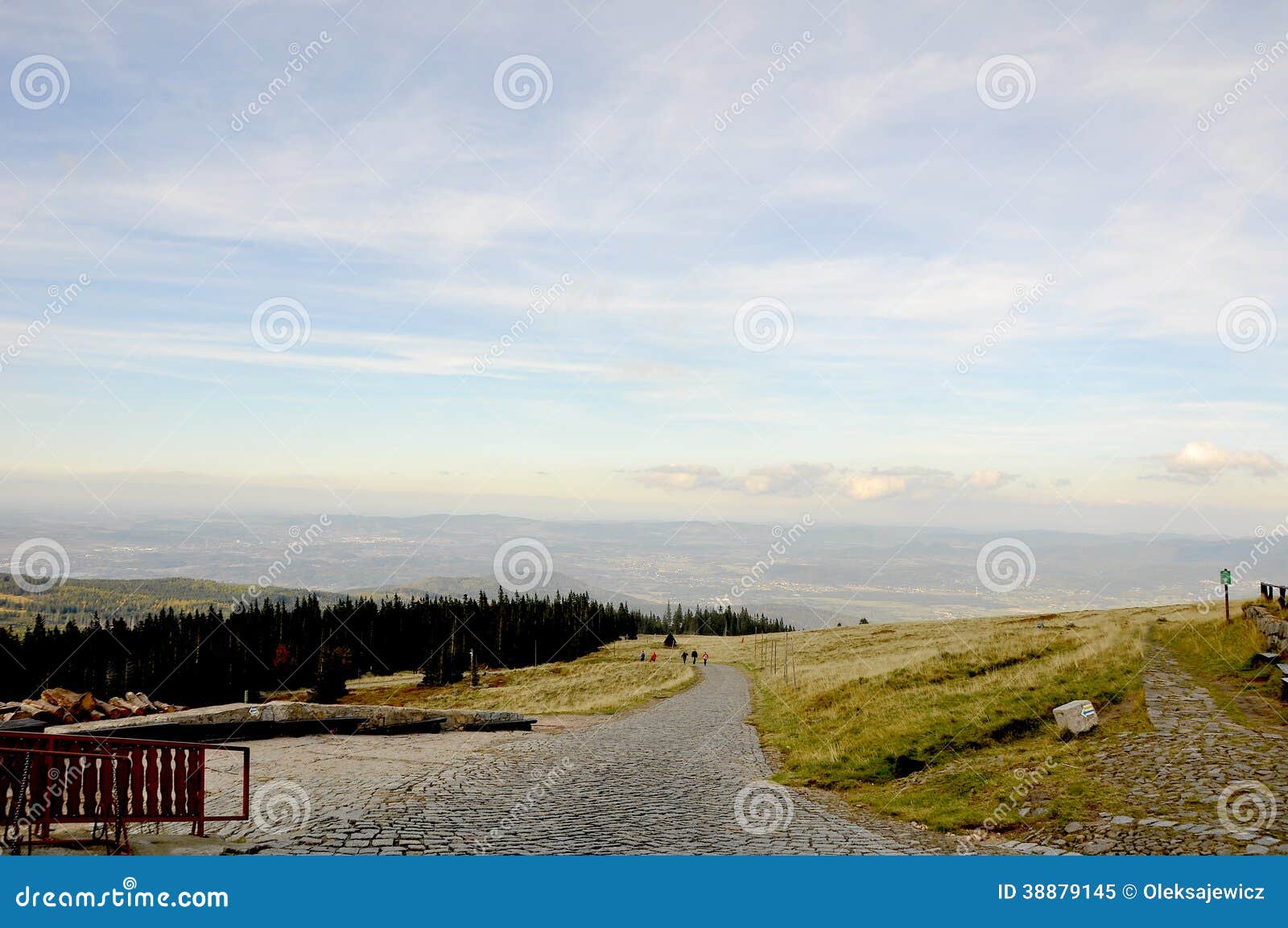 Bergketens van Europa stock afbeelding. Image of licht - 38879145