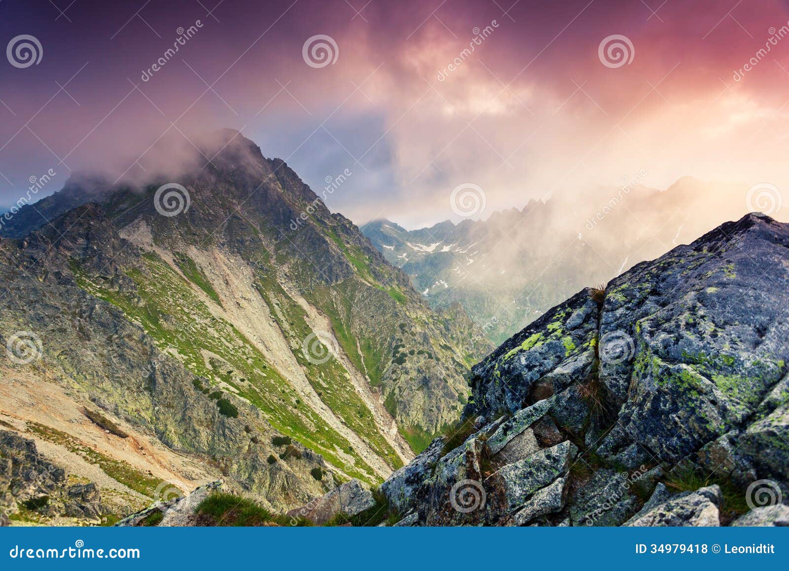 Berglandschap stock foto. Image of achtergrond, piek - 34979418