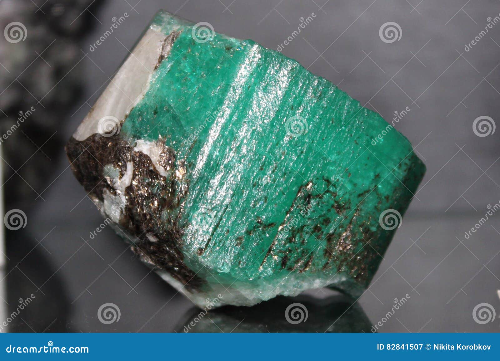 Berilo Mineral Do Verde De Pedra Preciosa Imagem de Stock - Imagem de ...