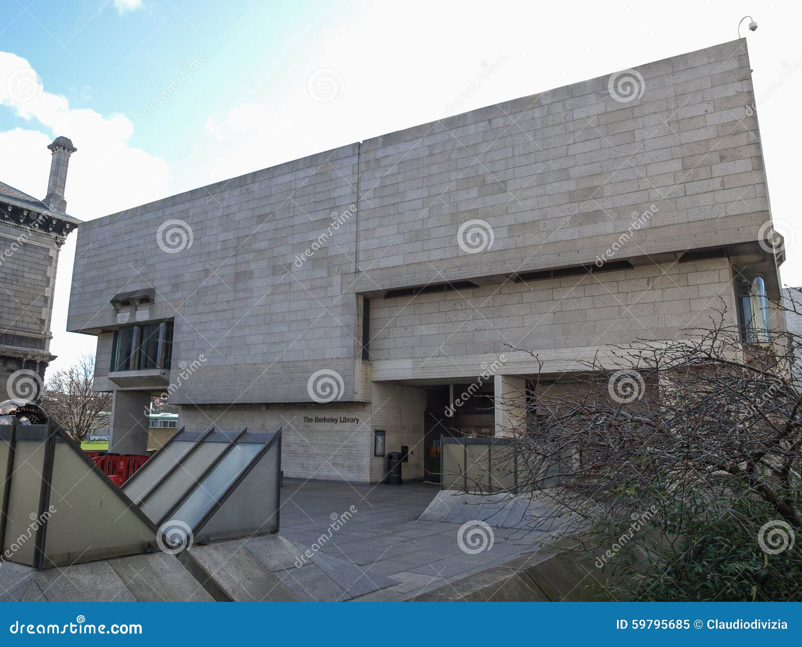 The Berkeley Library At Trinity College Dublin. Sphere Bronze Sculpture ...