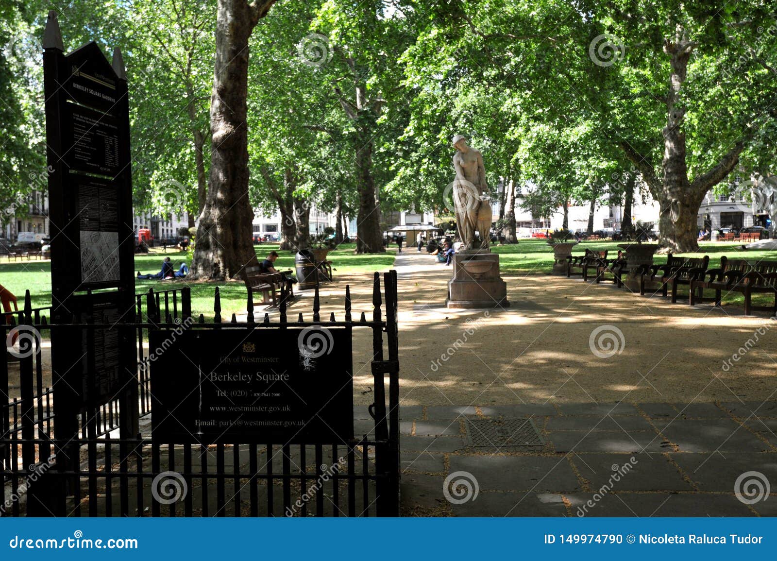 Berkeley Square Gardens in London , U.K. with Sculptures Editorial ...