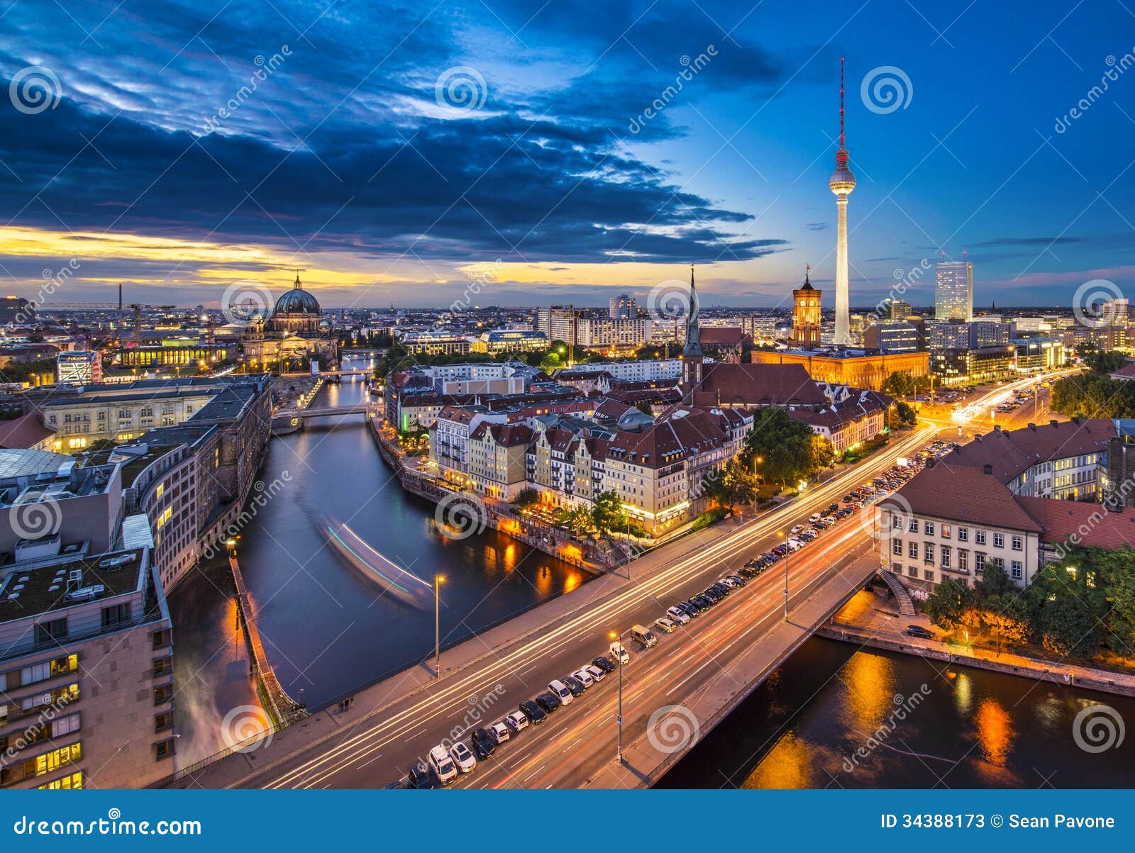 Berlin Cityscape image stock. Image du européen, nuit - 34388173