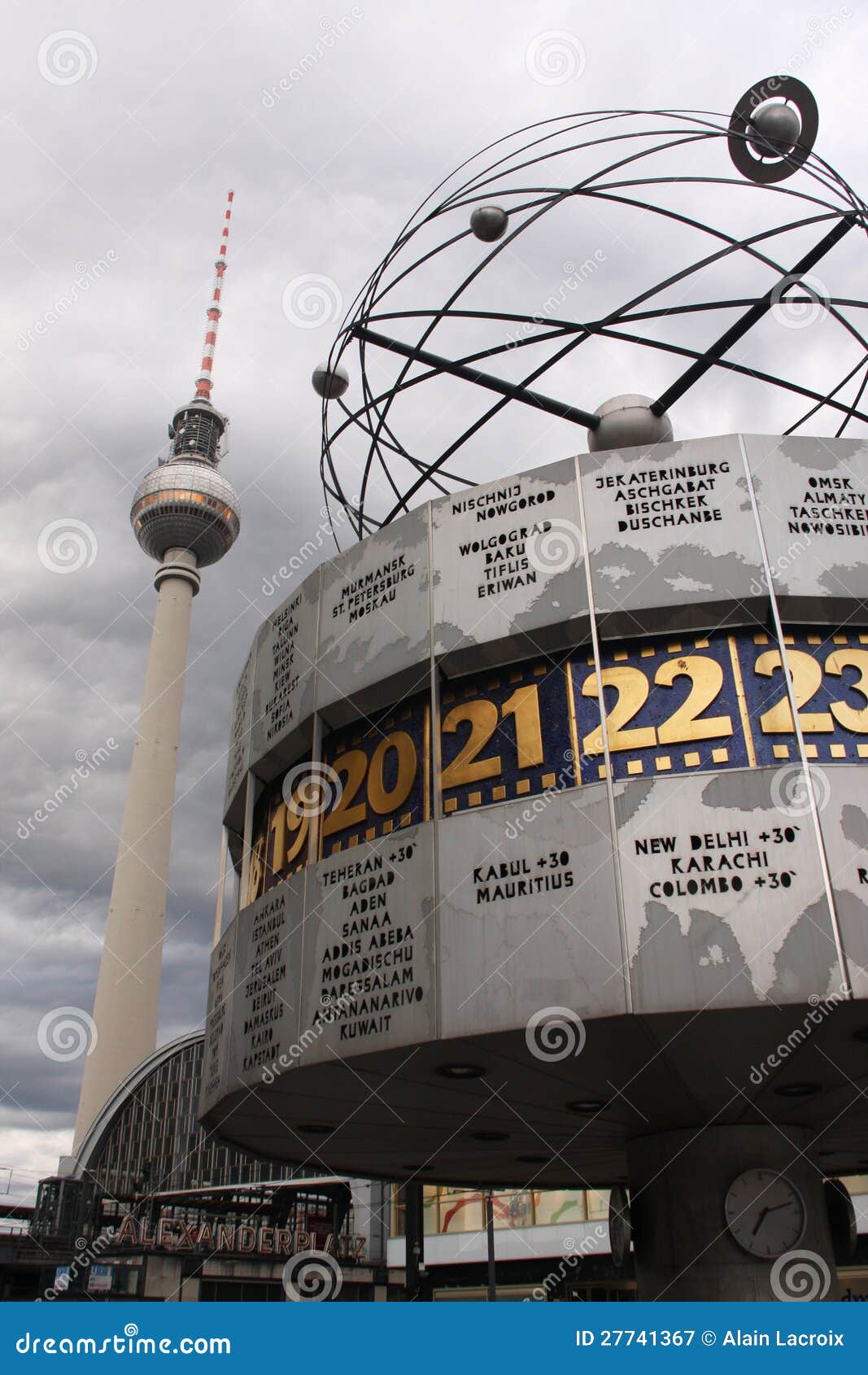 Berlin clock editorial photography. Image of european - 27741367