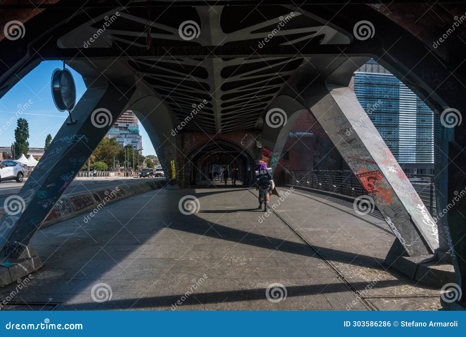 Berlin, Oberbaum Bridge editorial photo. Image of bridge - 303586286
