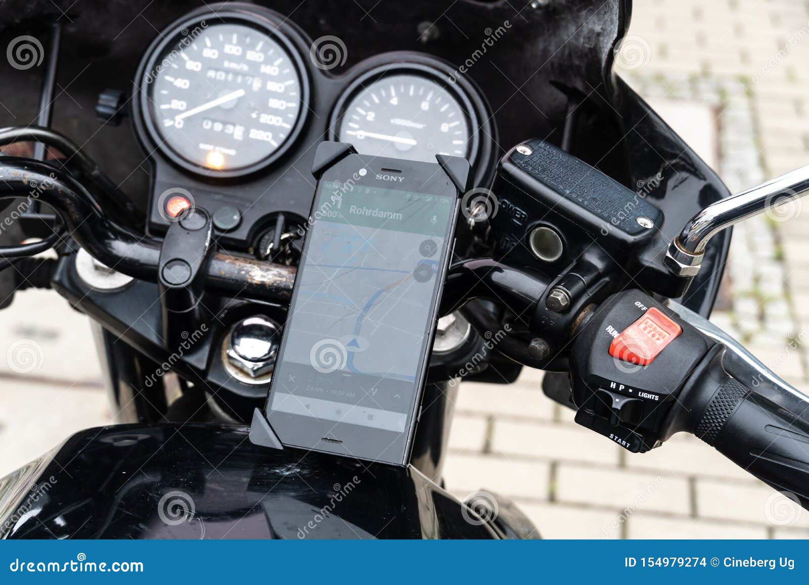 Mobile gps navigation editorial stock image. Image of fast - 154979274