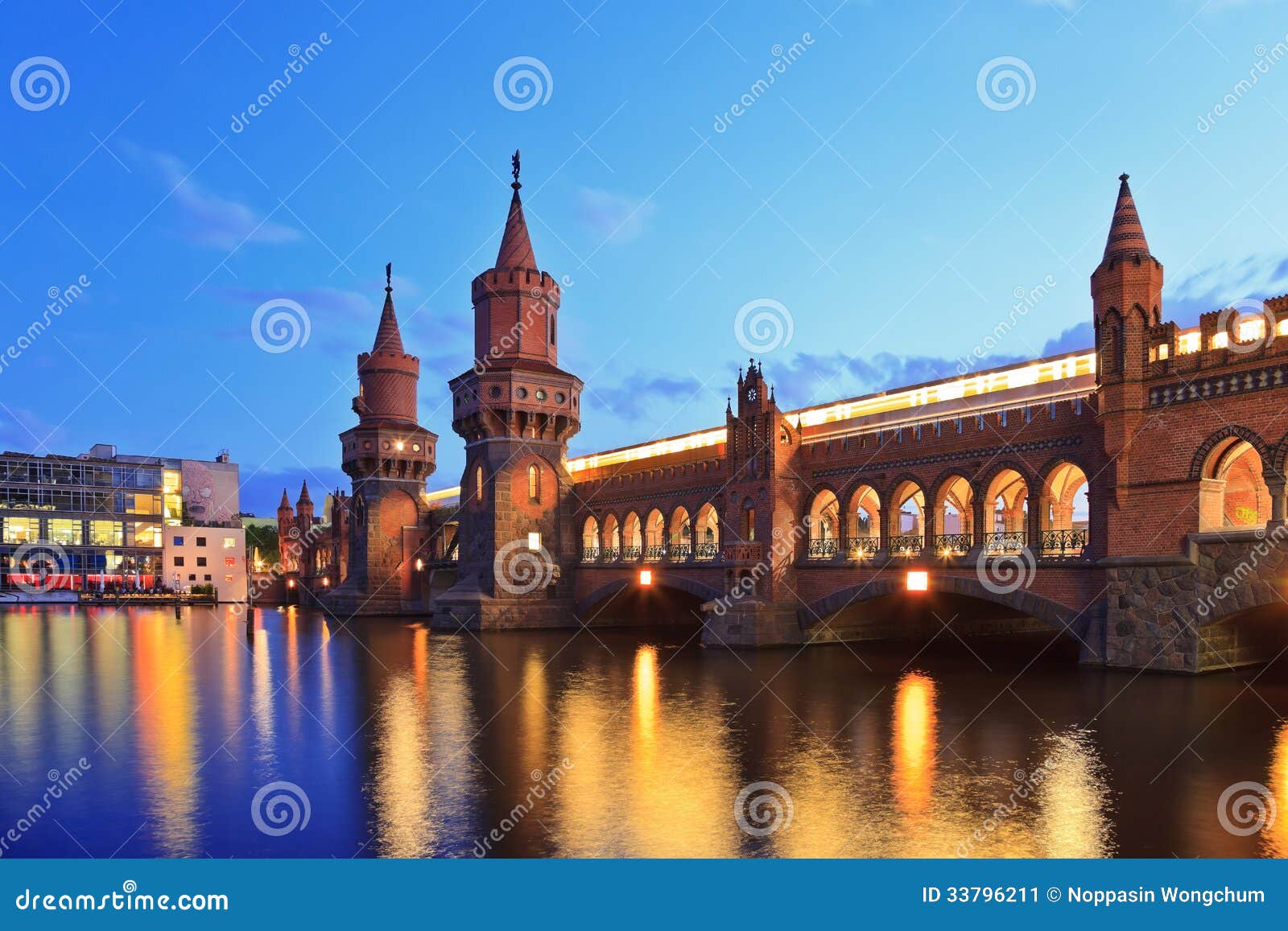 Oberbaum Bridge - Berlin - Germany Stock Image - Image of tower, light ...