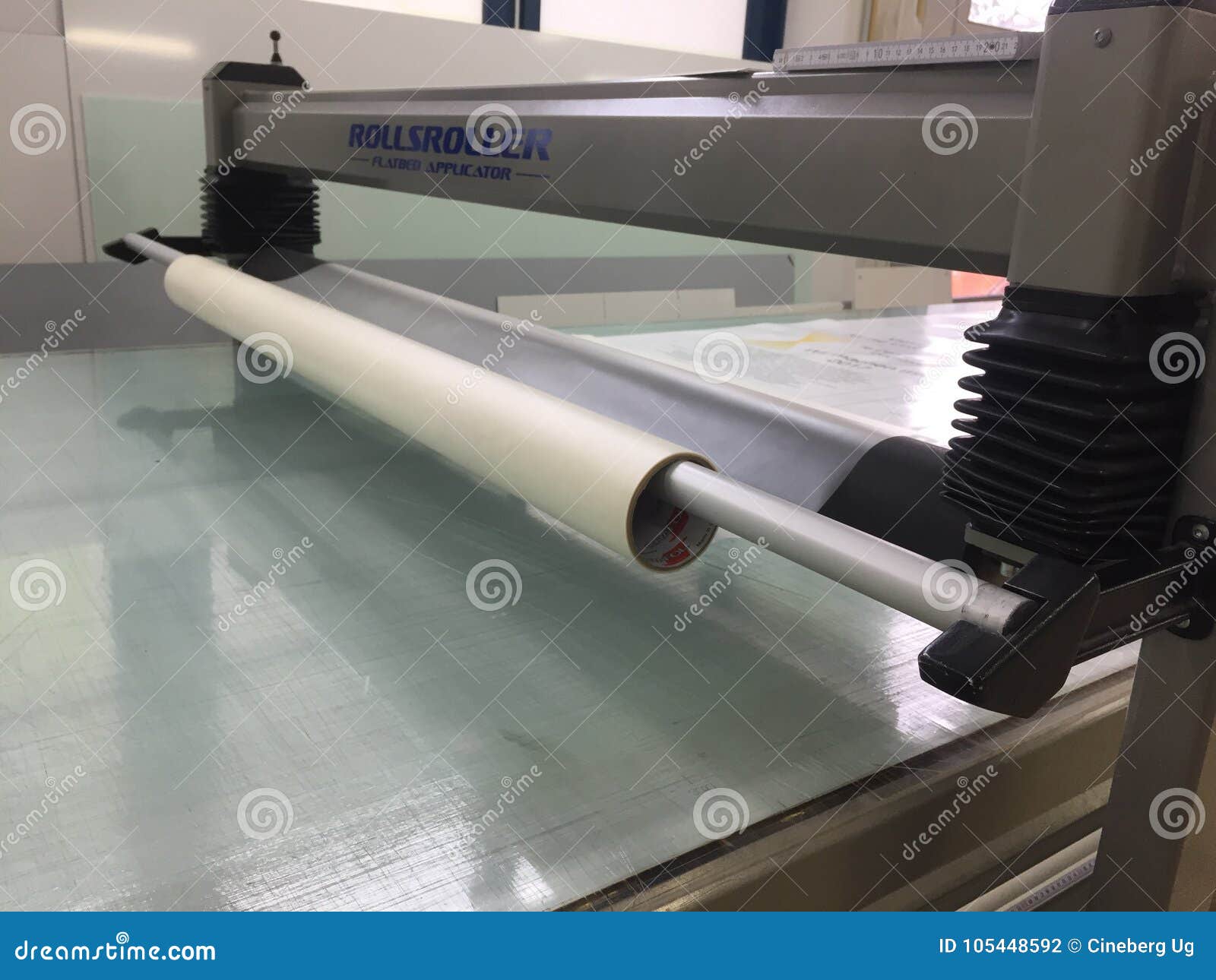 Rollsroller Flatbed Applicator for Sign Making Editorial Photography ...
