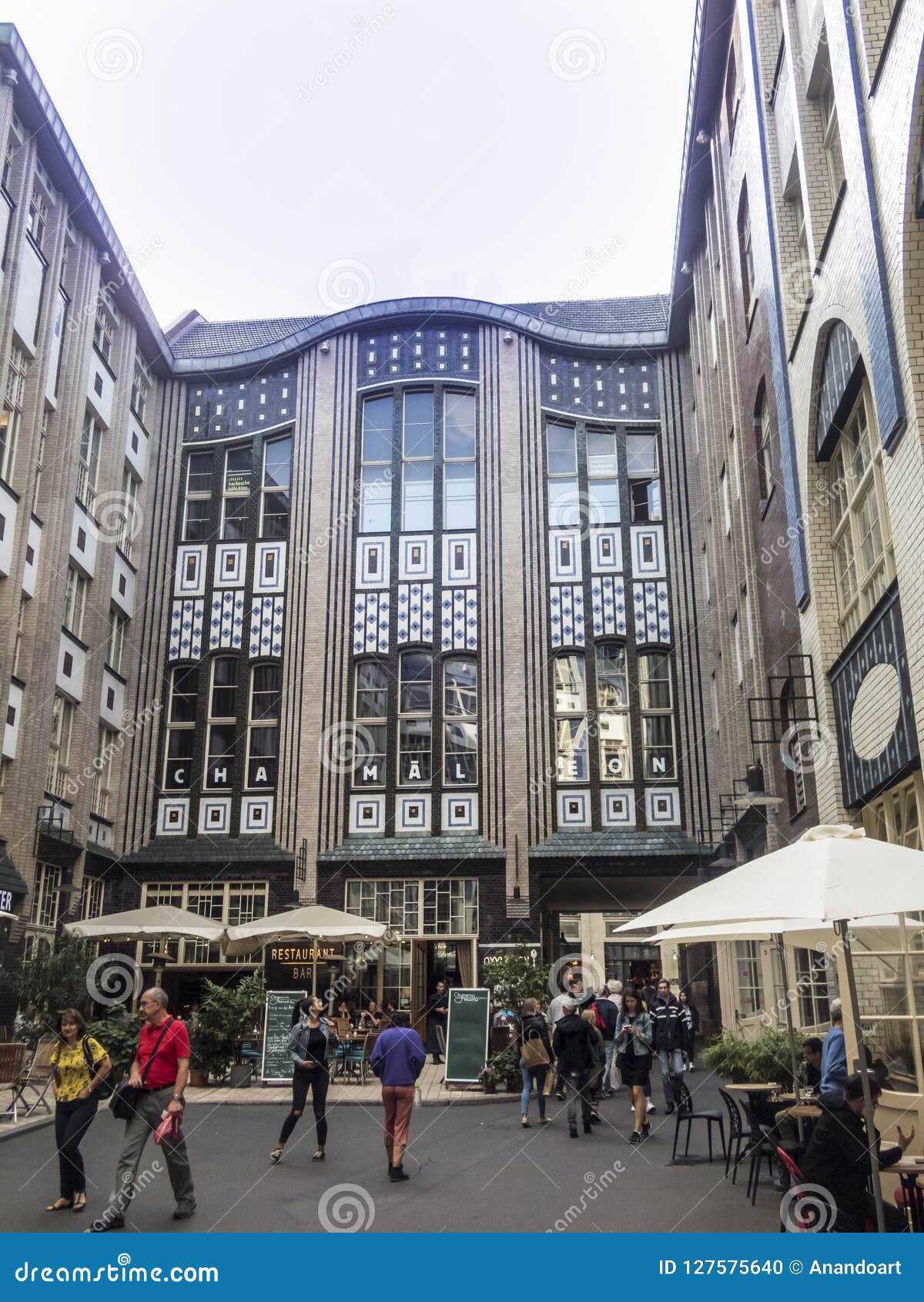 Berlin, Hackesche Hoefe obraz editorial. Obraz złożonej z turystyka ...