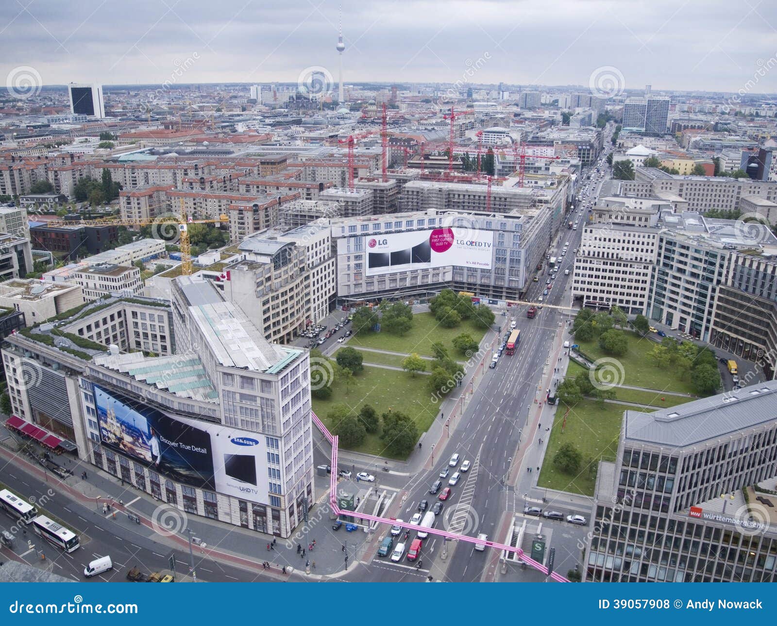 Berlin Leipziger Strasse photo stock éditorial. Image du intersection ...